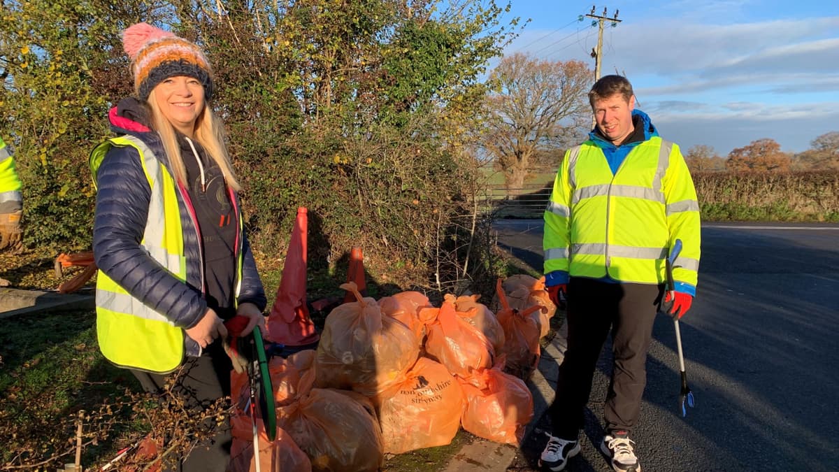 Litter pick nets 15 bags of rubbish | monmouthshirebeacon.co.uk