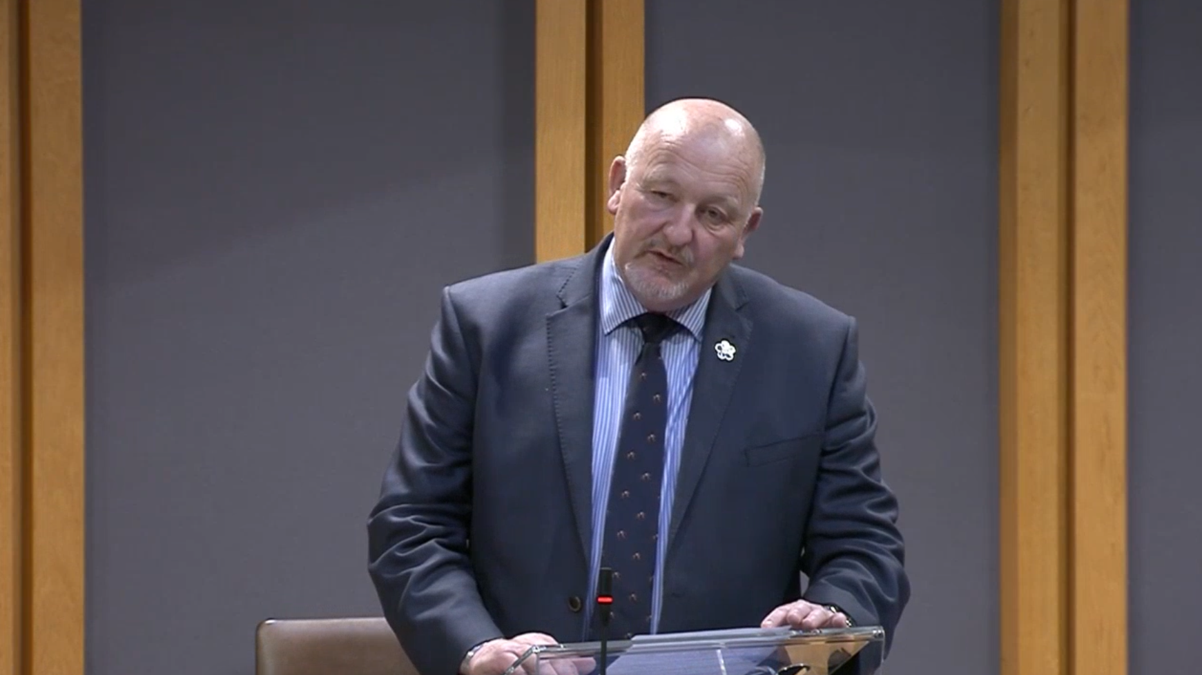 Peter Fox demands Welsh Government review on male incontinence products ...