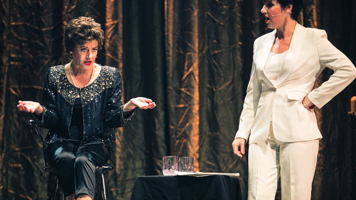 Judy and Liza take to Borough stage | monmouthshirebeacon.co.uk