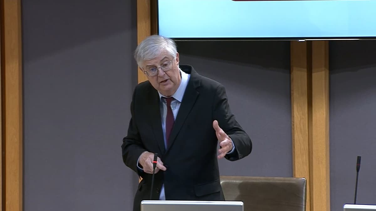 Angry Mark Drakeford criticises decision to shelve school holiday ...