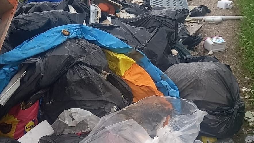 Fly tipper gets suspended jail sentence and fine | monmouthshirebeacon ...