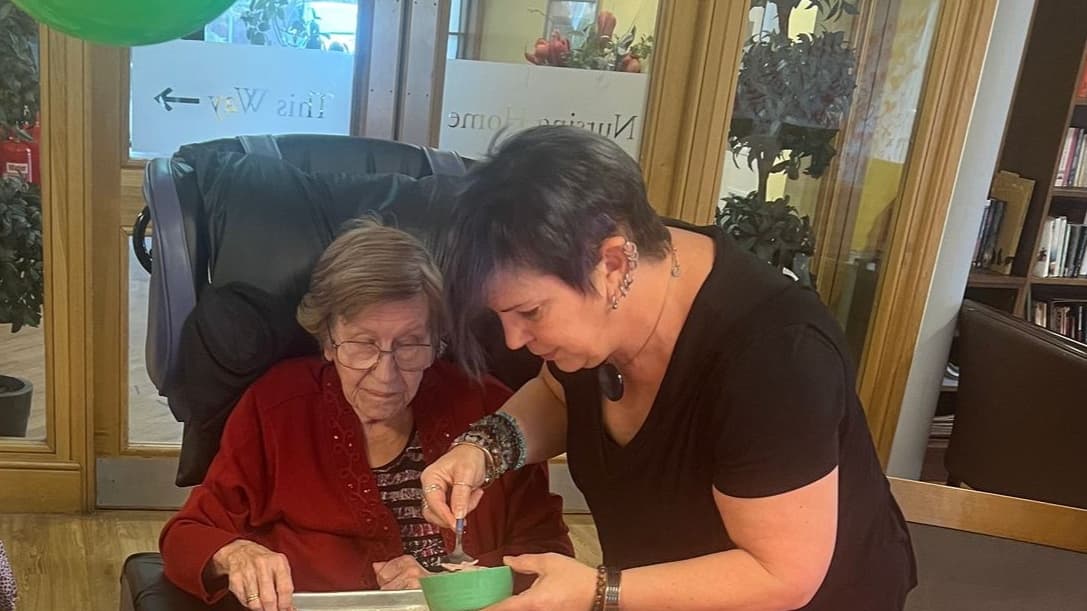 Care home residents enjoy 'pizza' the action | monmouthshirebeacon.co.uk