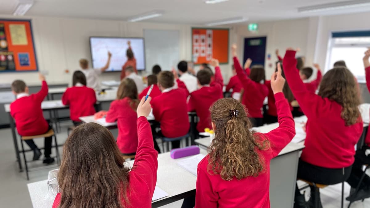 MS Peter Fox responds to Government on Welsh teaching ...