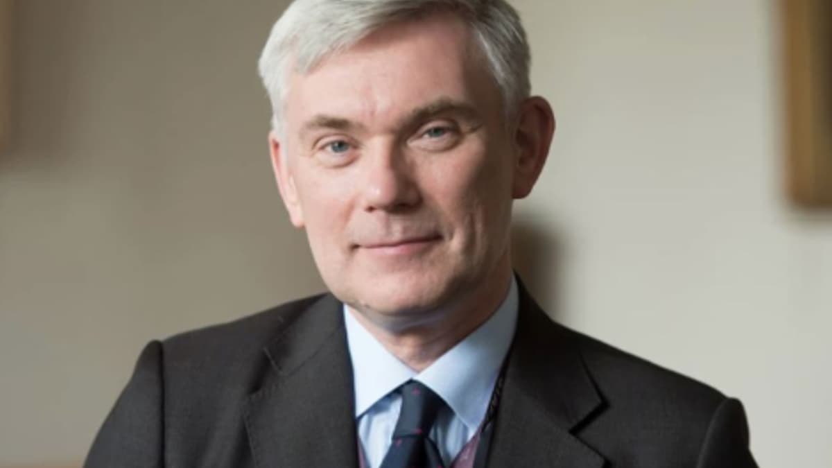 Monmouth School head Melvyn Roffe awarded MBE for education impact ...