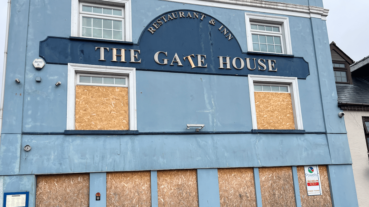 Popular Monmouth pub The Gate House changes ownership ...