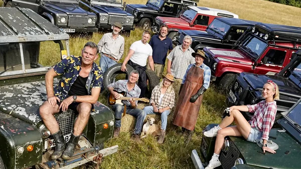 Calendar girls and boys boost Brockweir Inn restoration campaign ...