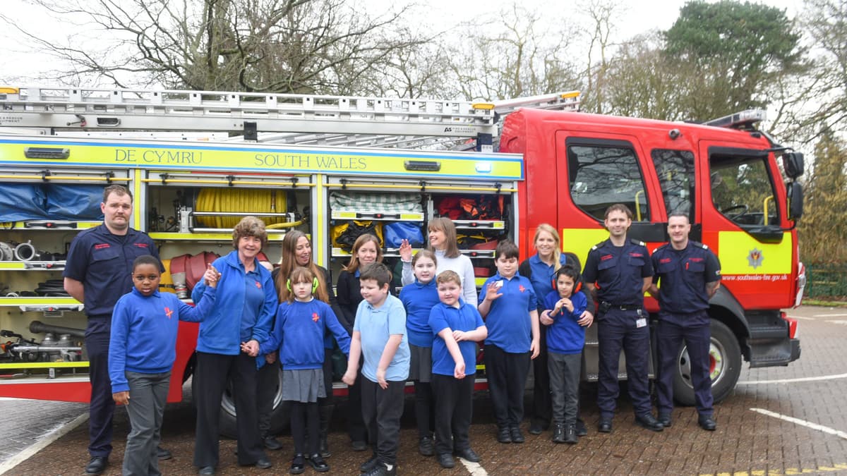 Fire crews clean up to support pupils | monmouthshirebeacon.co.uk