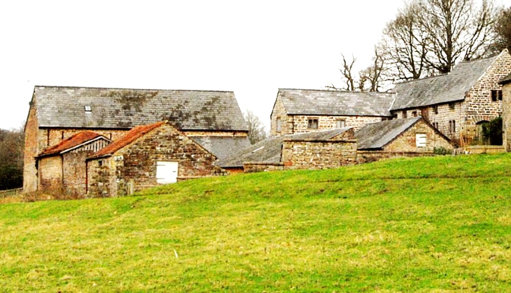 Listed Wyeside barn owners ordered to remove unauthorised solar panels ...